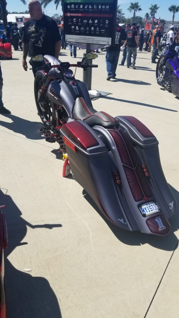 Show Stopper Flat Side Complete Bagger Kit – CylentCycles | Custom ...