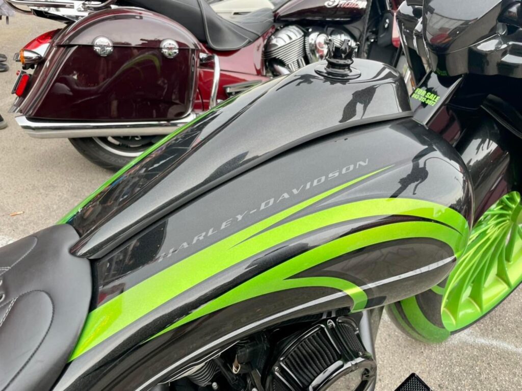 Show Stopper Gas Tank Skins With Dash – CylentCycles | Custom Bagger Bags